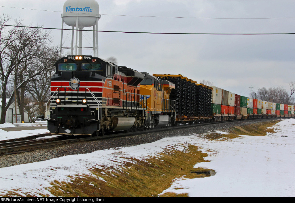 UP 1996 Rare trip on the NS leading NS train 224.